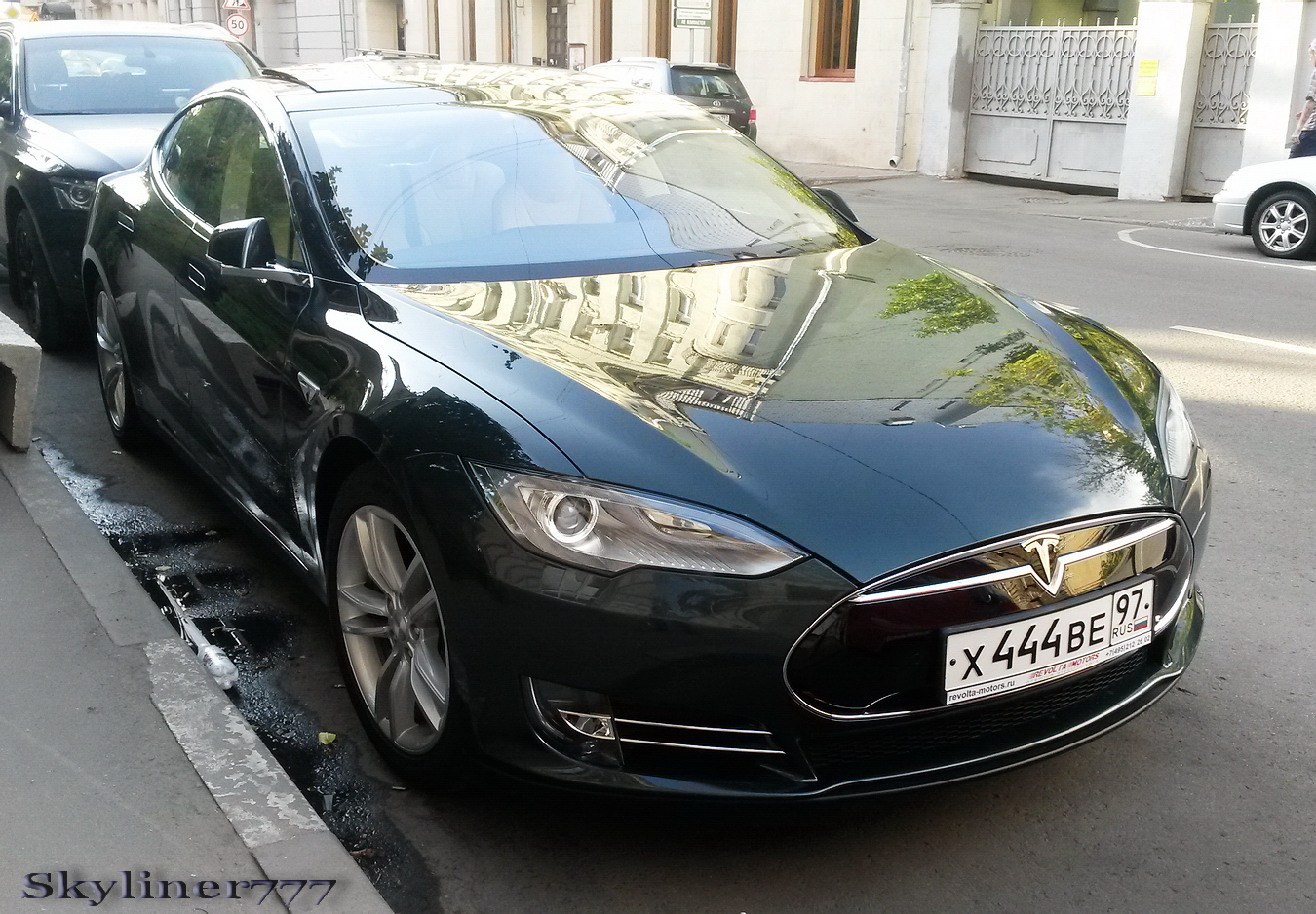 "х 444 ве 97" photos Tesla Model S. Russia