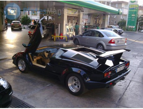 34 CLS 42, Lamborghini Countach (İstanbul) License plate of Turkey